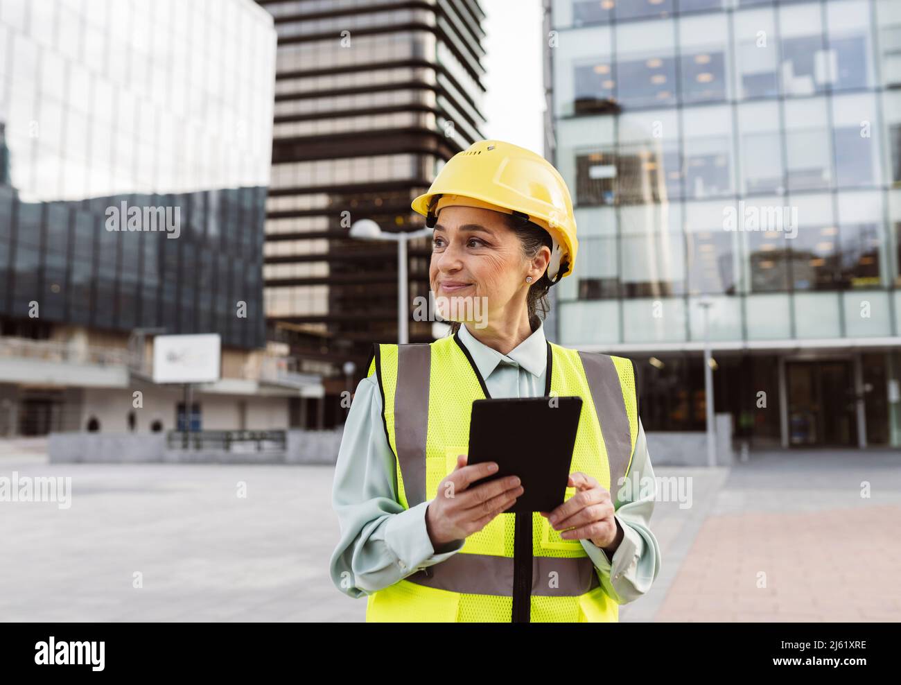 Modern building computer architect hi-res stock photography and images ...