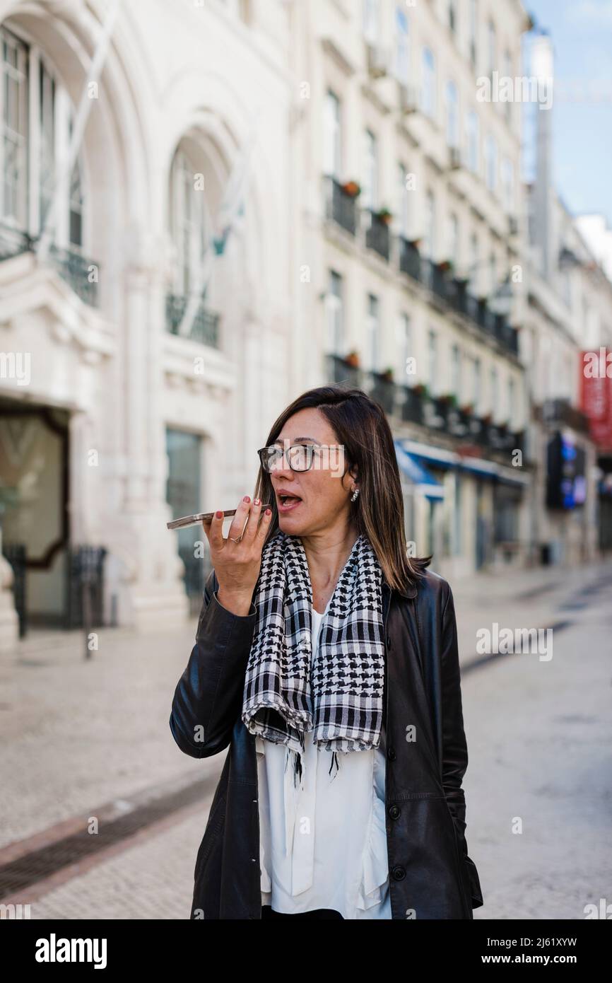 Voice message voicemail speech hi-res stock photography and images - Alamy