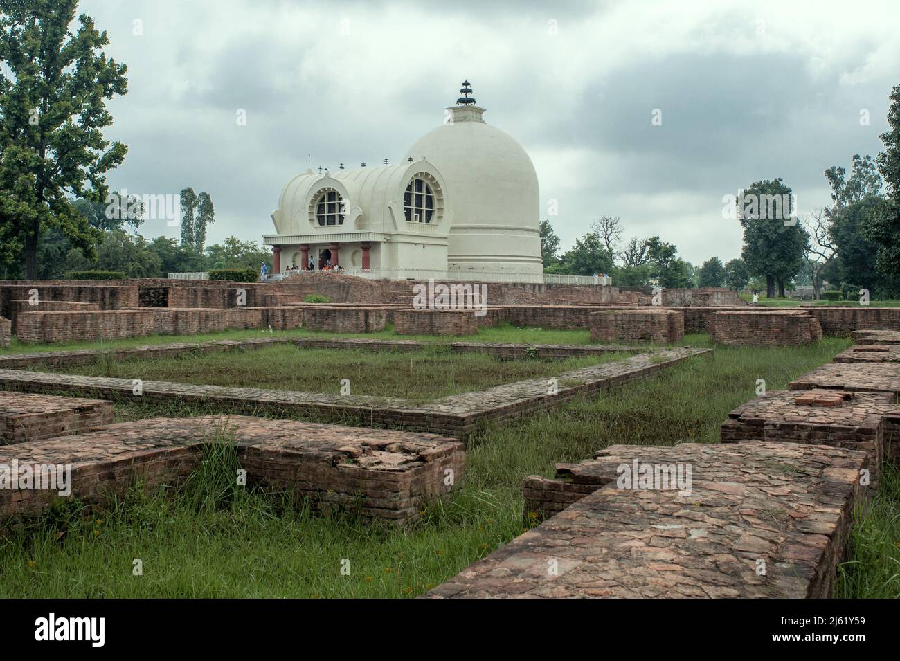The parinirvana temple and stupa hi-res stock photography and images ...