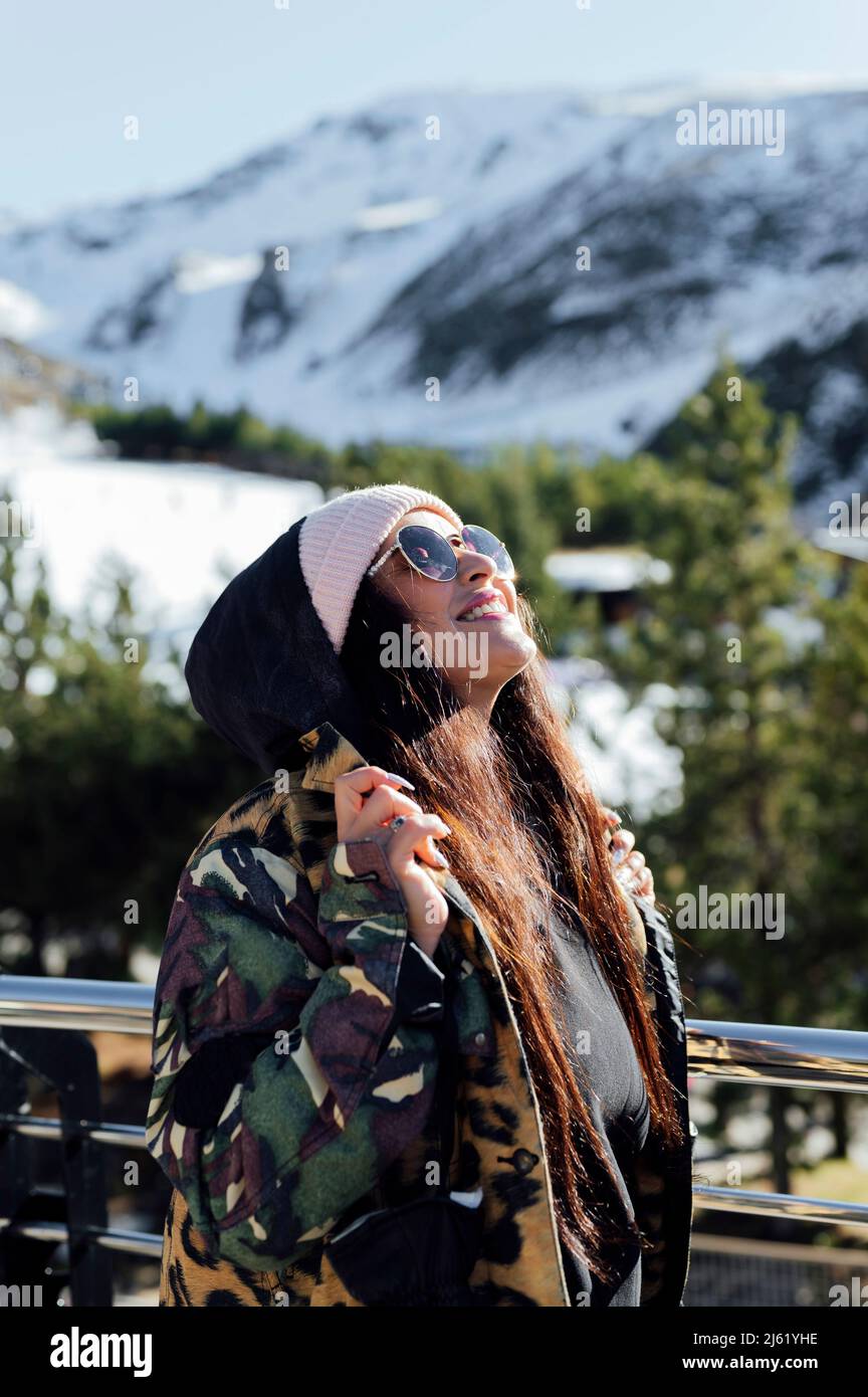 Warm sunny sunshine day hi-res stock photography and images - Alamy