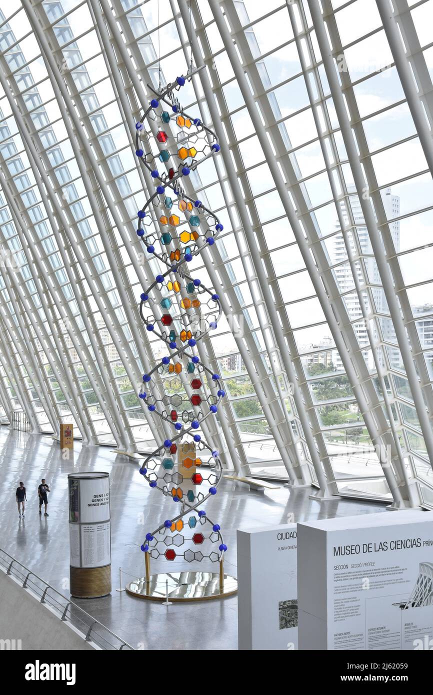 Molecule sculpture hi-res stock photography and images - Alamy