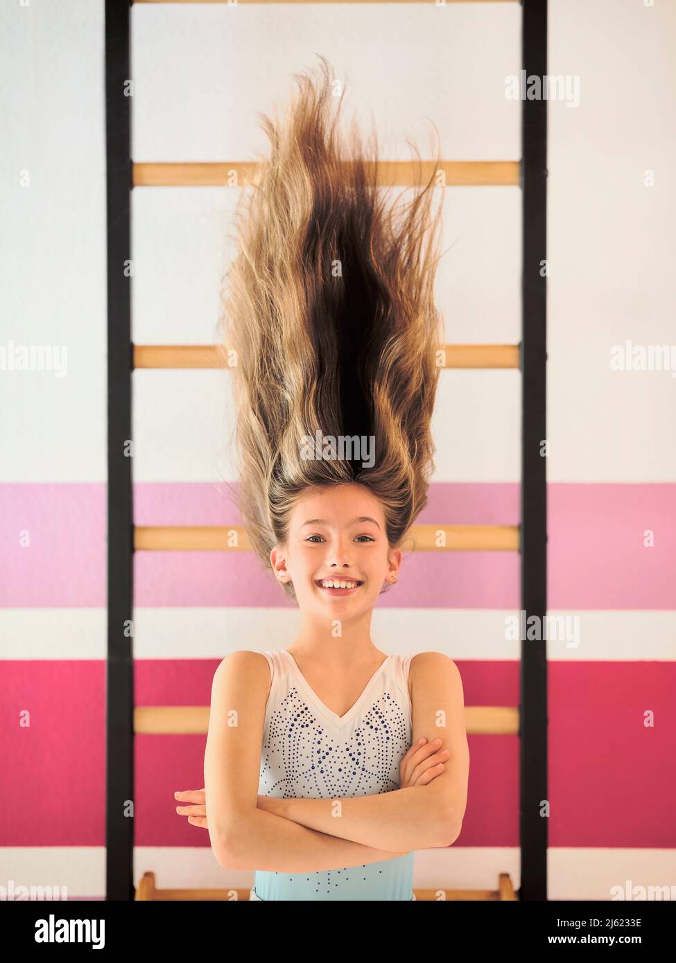 Hanging by the arms hi-res stock photography and images - Alamy