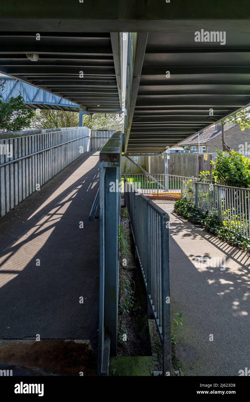 Pedestrian railway overpass hi-res stock photography and images - Alamy