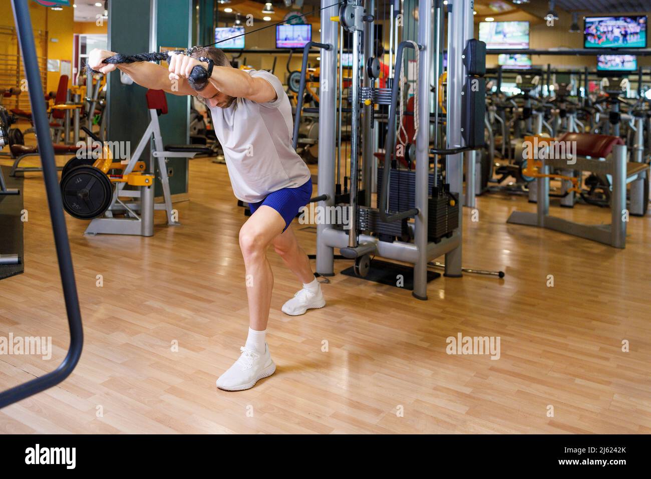 Cable machine hi-res stock photography and images - Alamy