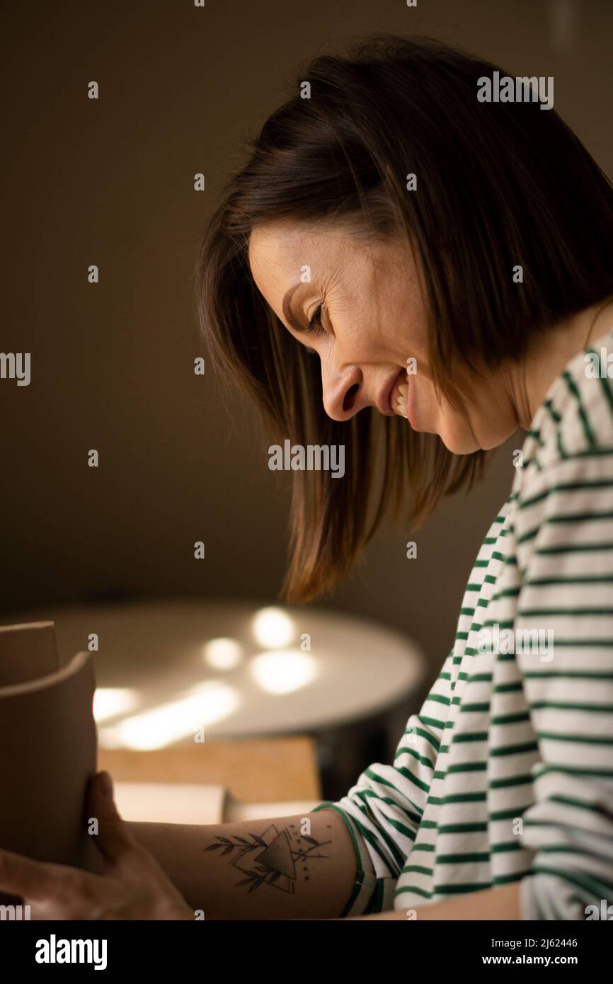 Clay pot making hi-res stock photography and images - Alamy