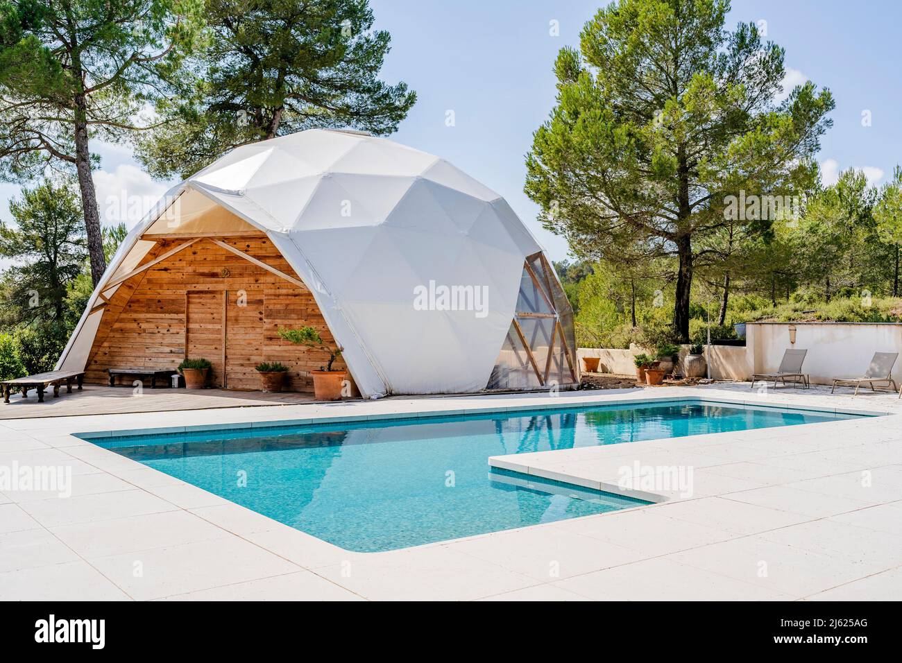 Dome shaped structure hi-res stock photography and images - Alamy