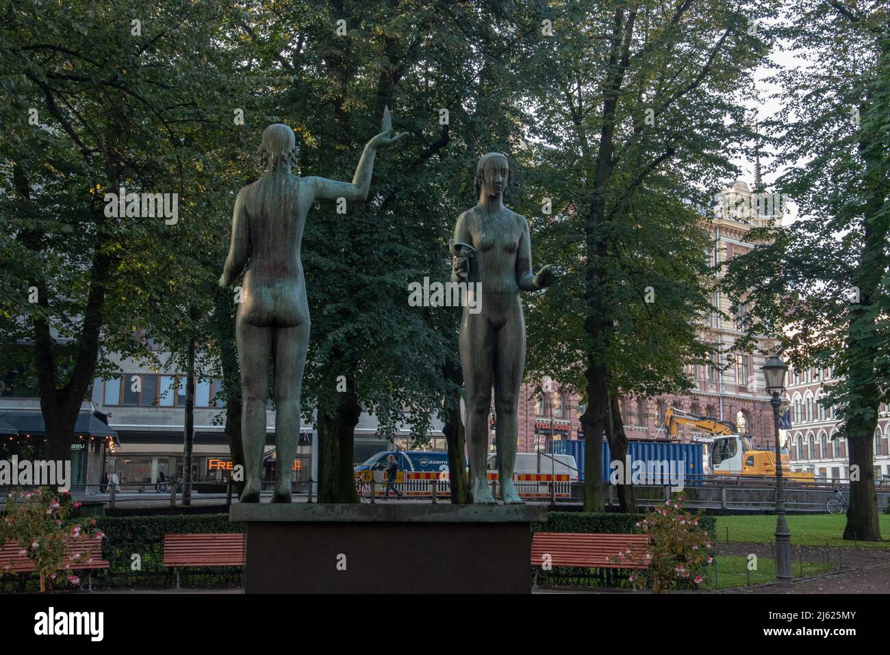 Fact and Fable (Memorial to Zachris Topelius) in Esplanadi Park ...