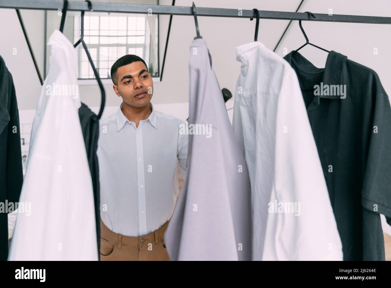 Clothing rack hi-res stock photography and images - Alamy