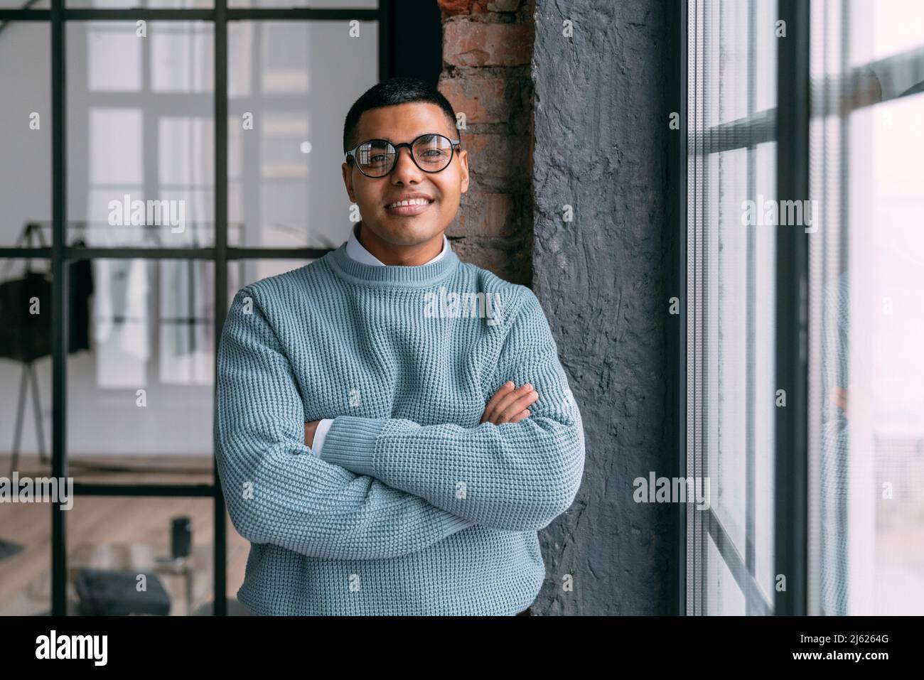 Indian businessman wearing eyeglasses hi-res stock photography and ...