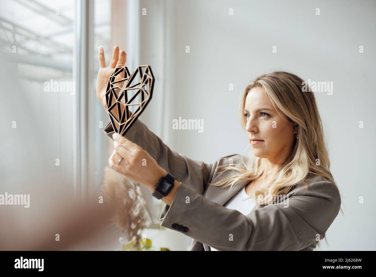 Office job heart hi-res stock photography and images - Alamy