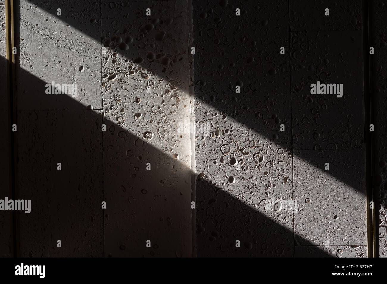 Light limestone slab shell hi-res stock photography and images - Alamy