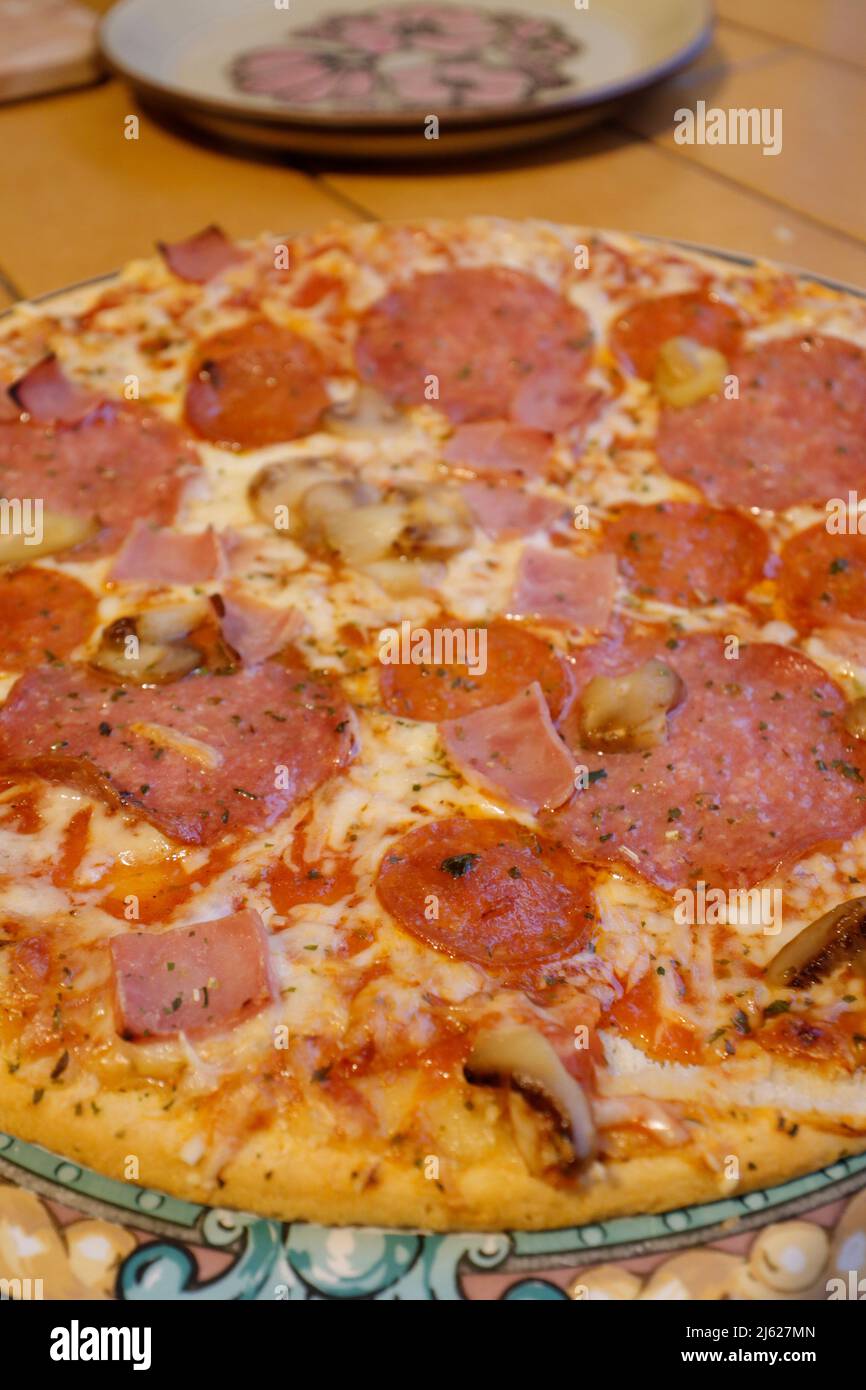 Freshly cooked pepperoni pizza Stock Photo - Alamy