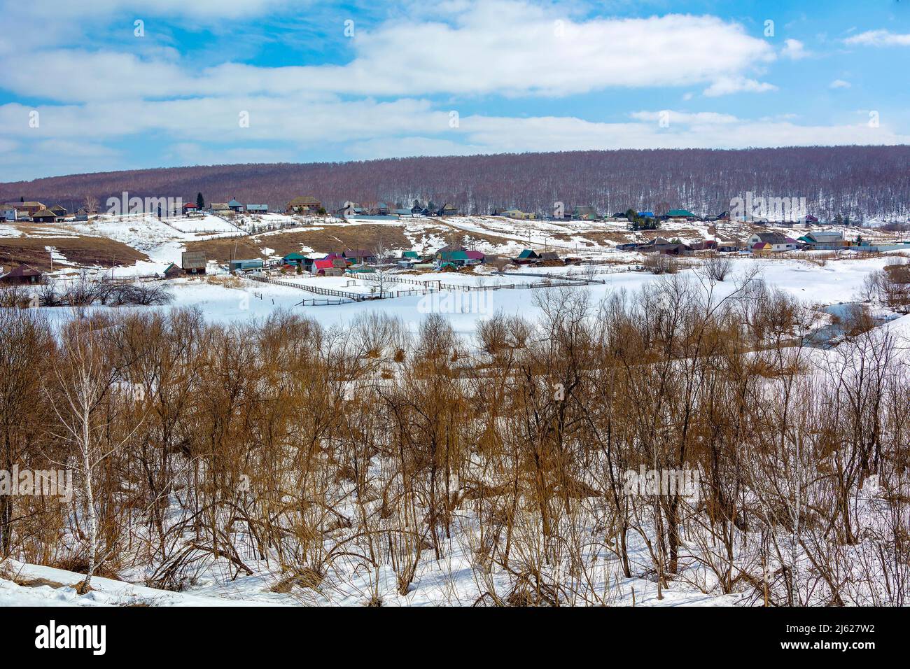 Siberian village russia houses hi-res stock photography and images - Alamy