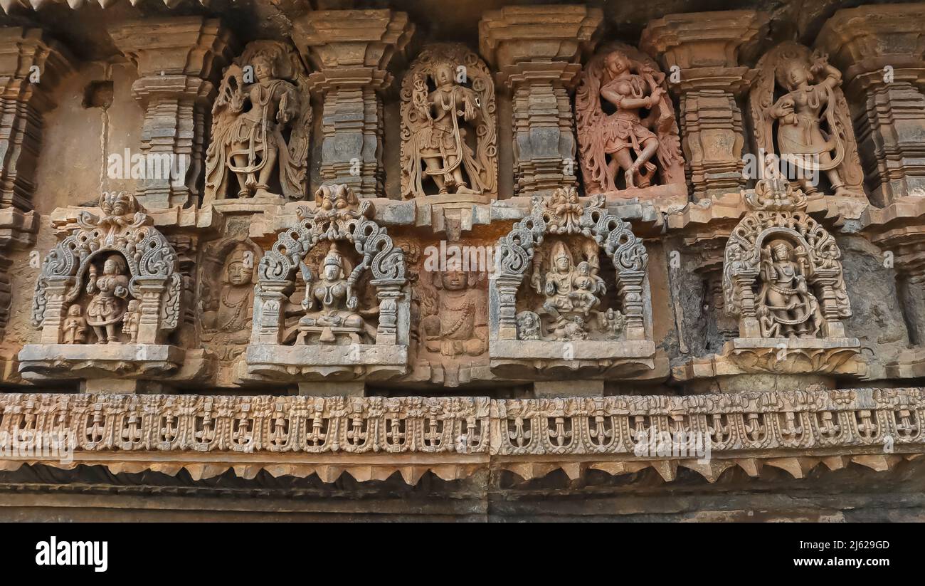 Bracket Statue of Dancer, on the Chehennakeshwa Temple, Belur, Hassan ...