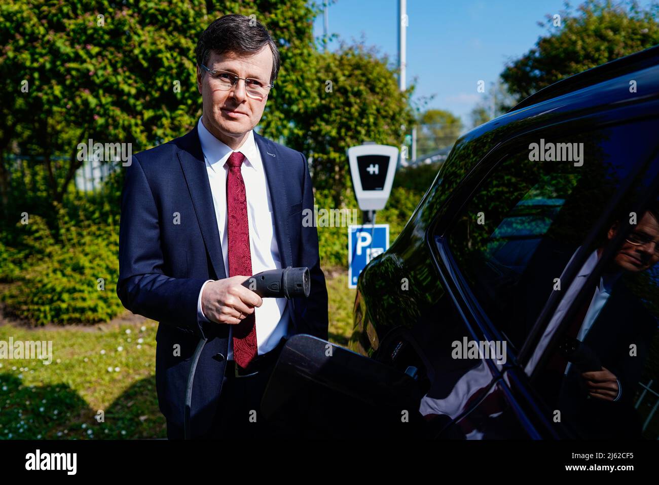 Wiesloch, Germany. 27th Apr, 2022. Ludwin Monz, CEO of Heidelberger ...