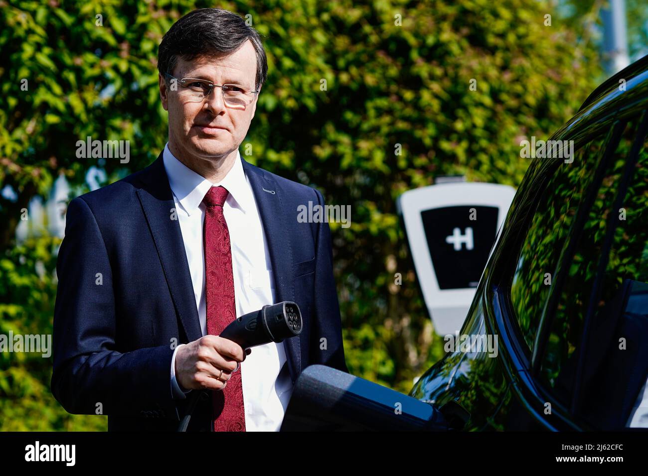 Wiesloch, Germany. 27th Apr, 2022. Ludwin Monz, CEO of Heidelberger ...