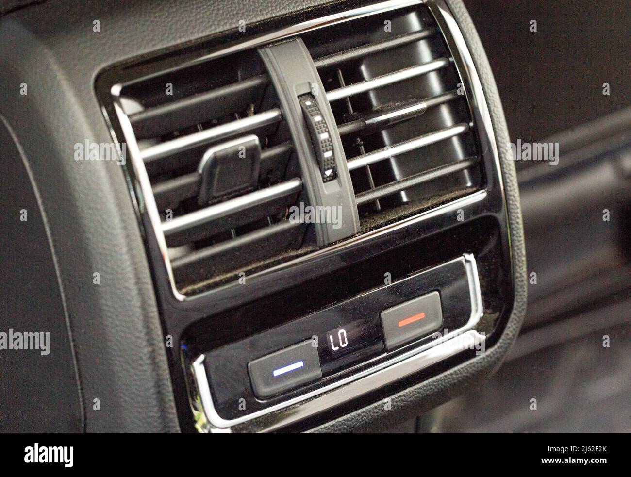 Rear air ducts with deflectors and temperature control for rear ...