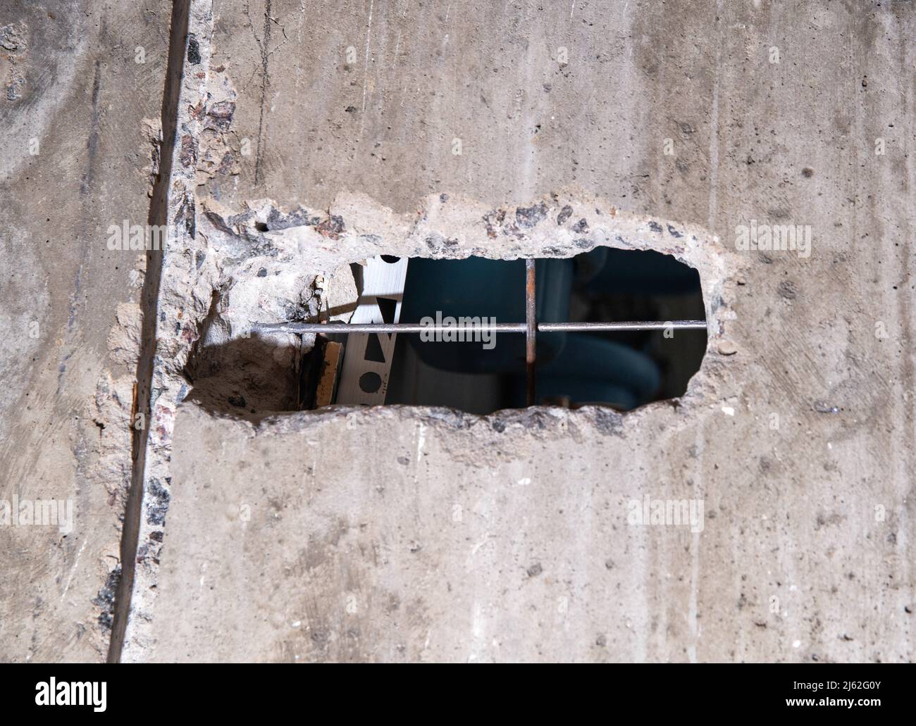 Under the wires hi-res stock photography and images - Alamy