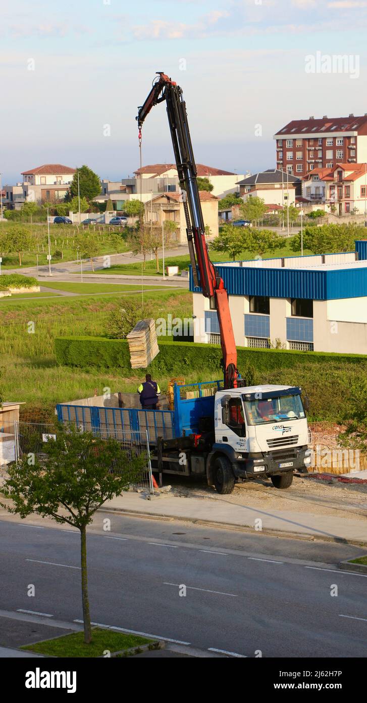 Lorry mounted crane hi-res stock photography and images - Alamy