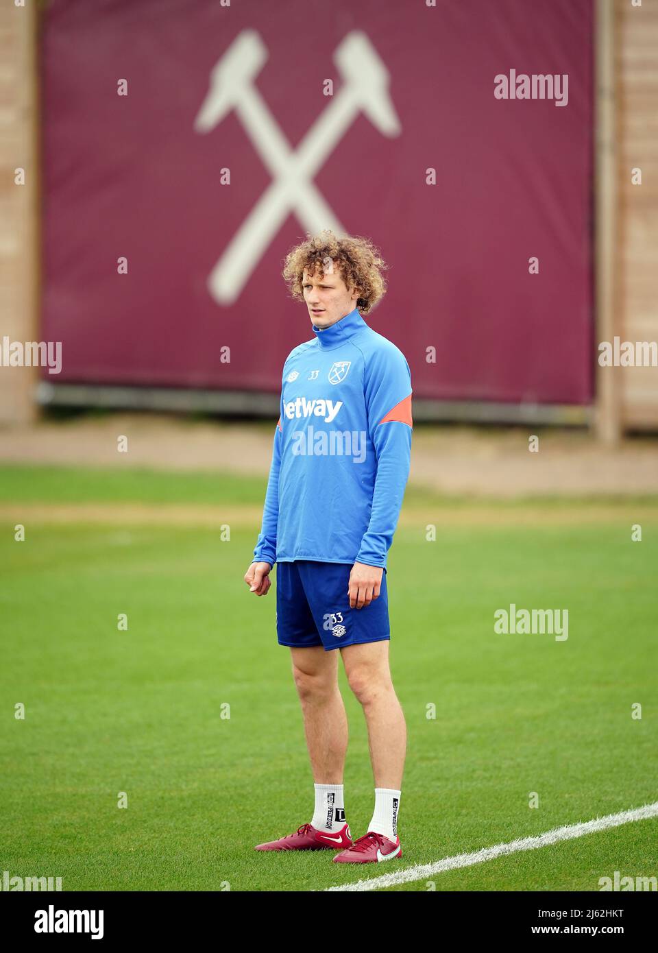 Leicester city club crest hi-res stock photography and images - Alamy