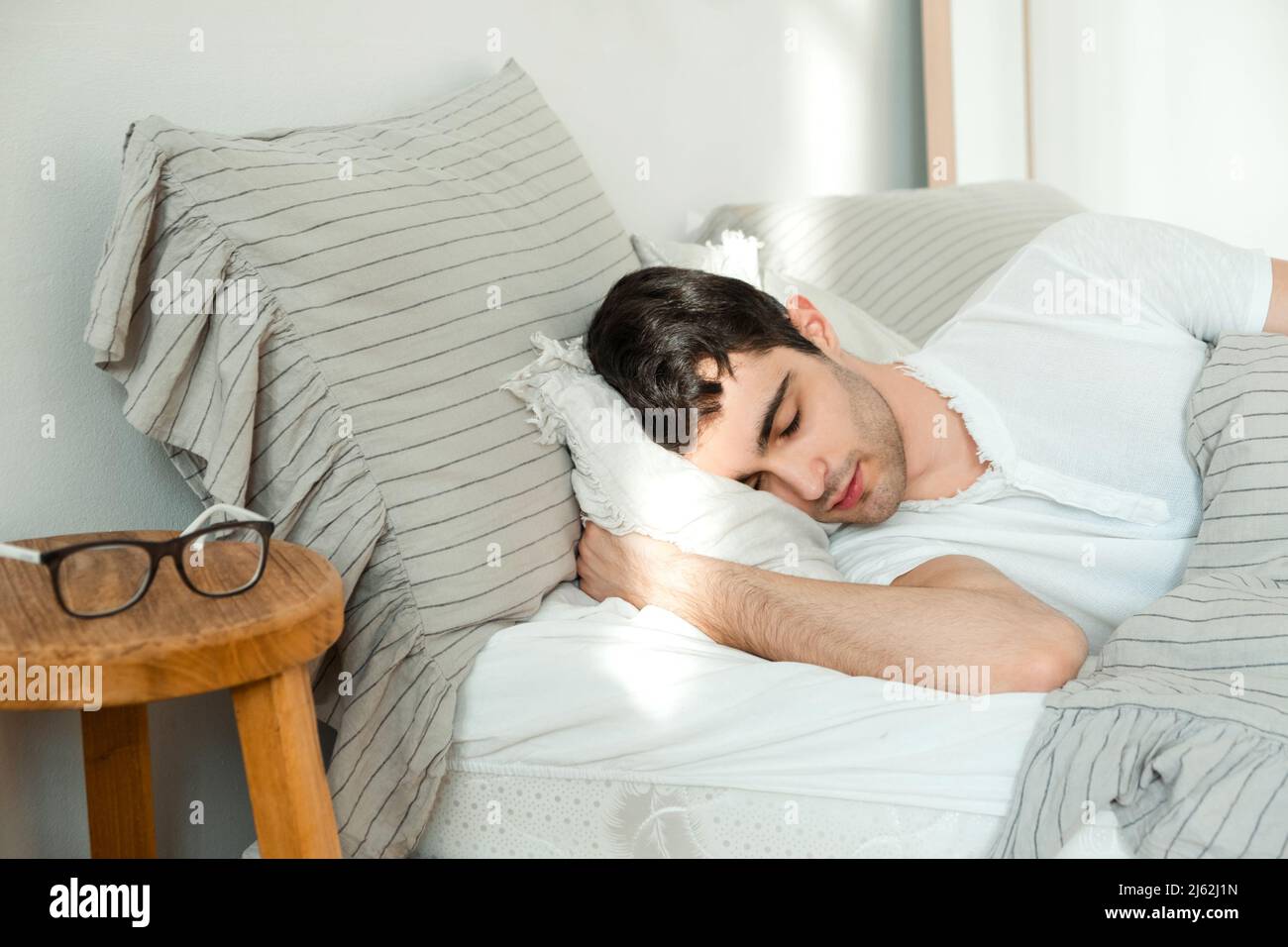Man wakes hi-res stock photography and images - Alamy