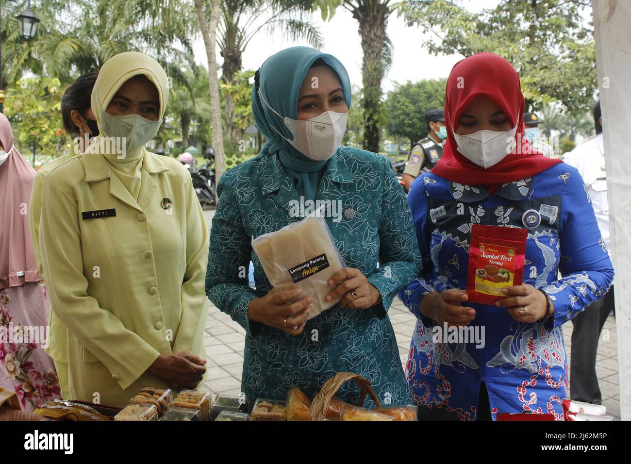 Madiun, Indonesia. 27th Apr, 2022. Head of the Madiun Regency Family ...