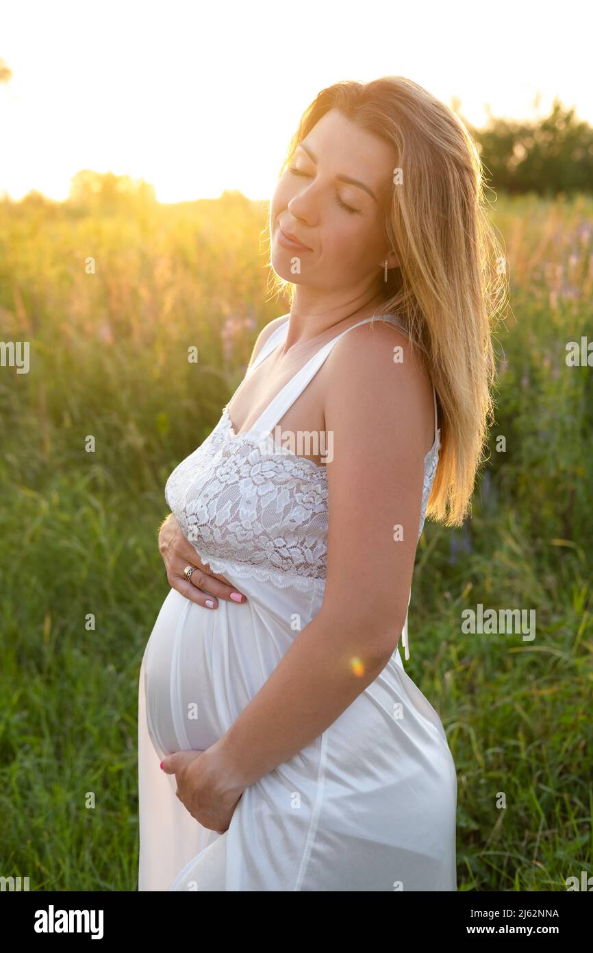 Future mom expecting baby. Copy space. Pregnancy, maternity ...