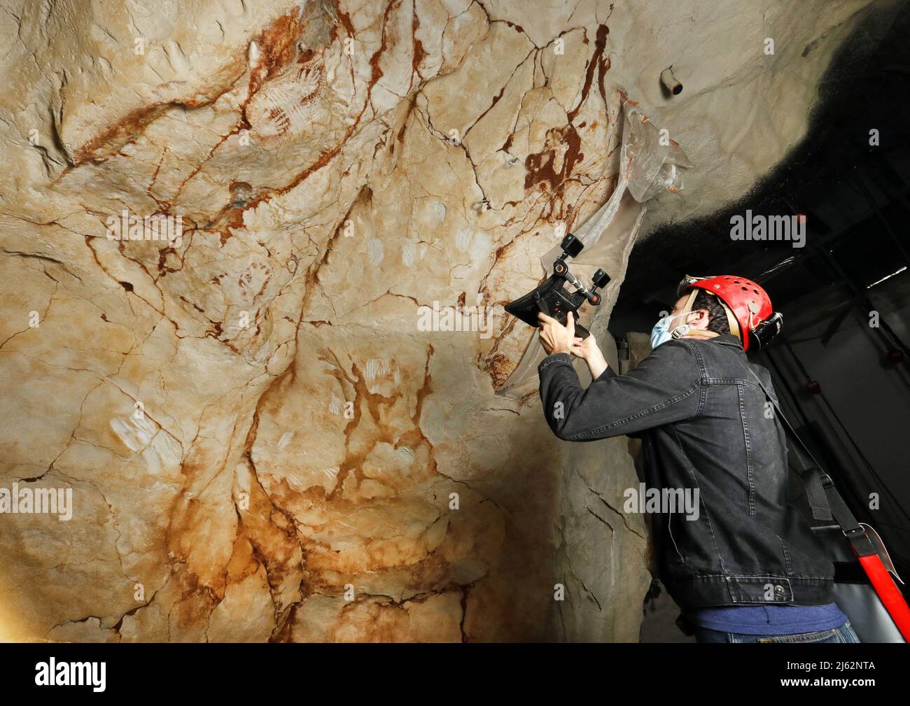 The Cosquer cave is an archeological treasure submerged in the creek of ...