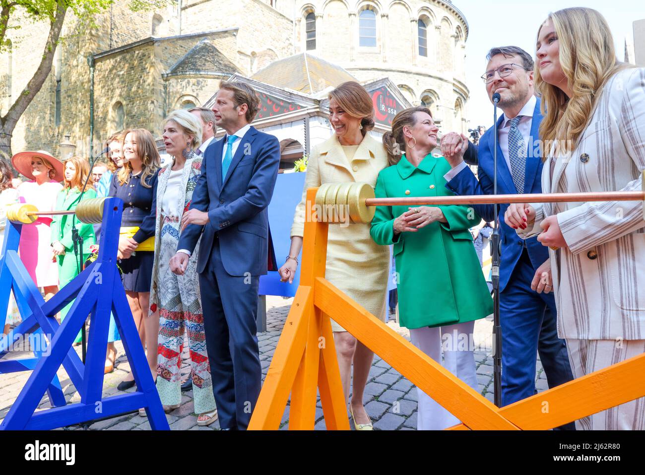 King Willem-Alexander and Queen Maxima with their daughters Princess ...