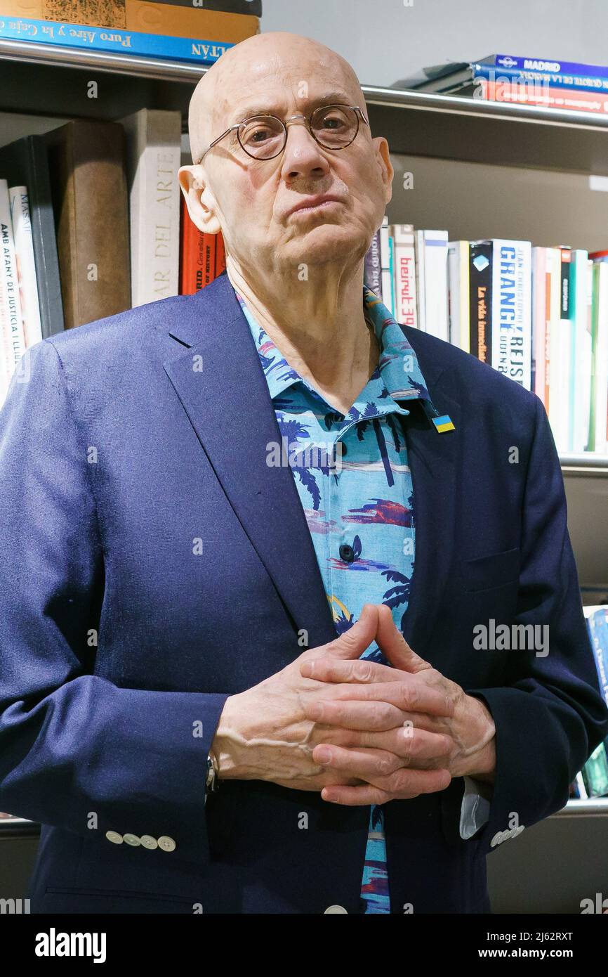 Madrid, Spain. 26th Apr, 2022. American writer James Ellroy poses ...