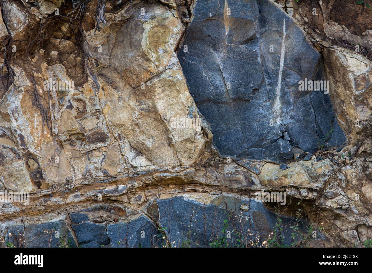 Broken rock slab hi-res stock photography and images - Alamy