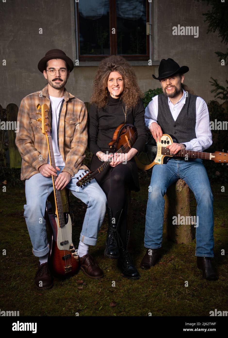 PRODUCTION - 29 December 2021, Bavaria, Schwabach: The band Muddy What ...