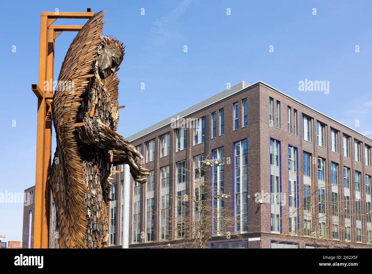 Grass blades sculpture hi-res stock photography and images - Alamy