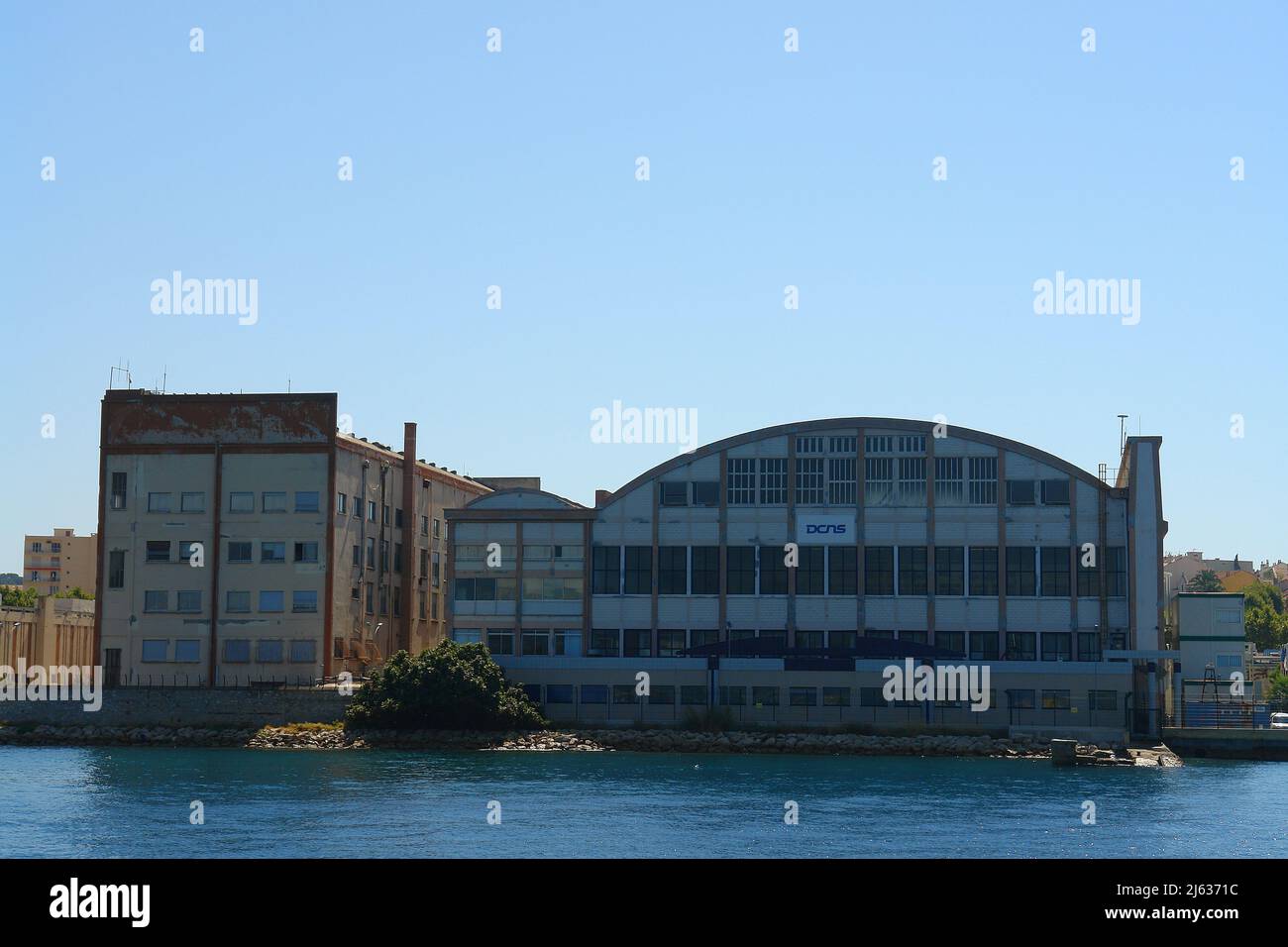 Navy buildings hi-res stock photography and images - Alamy