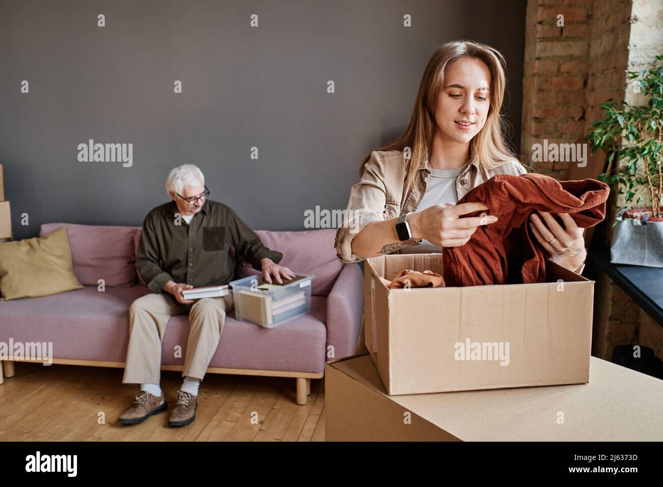 Woman helping another woman hi-res stock photography and images - Alamy