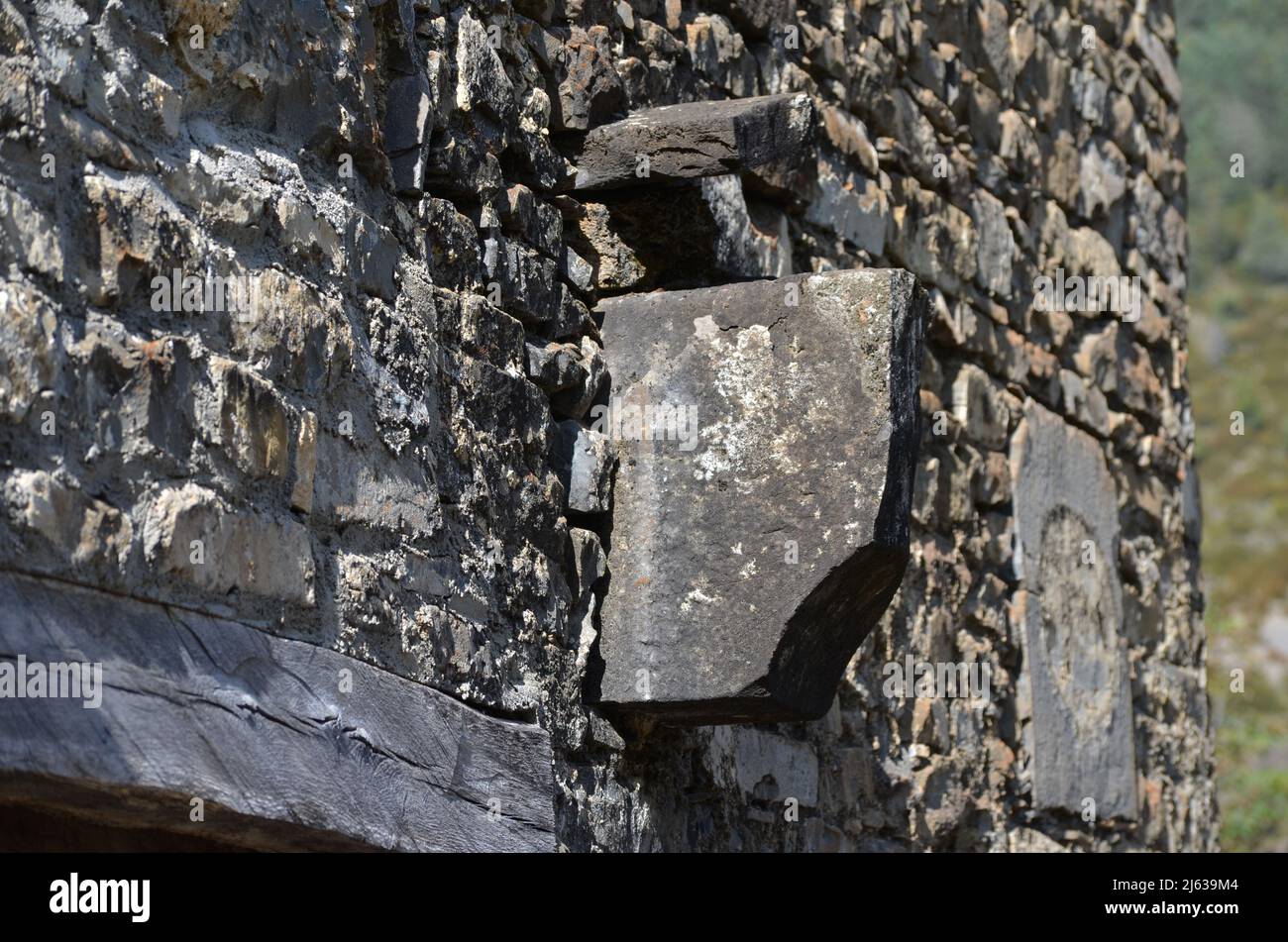 Traditional architecture in the Aragonese Pyrenees Stock Photo - Alamy