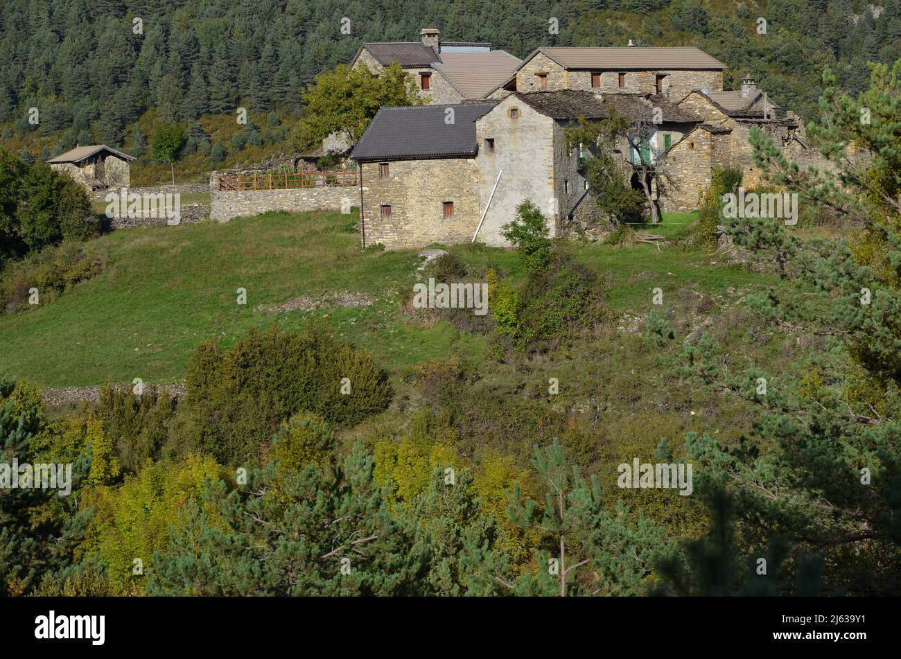 Traditional architecture in the Aragonese Pyrenees Stock Photo - Alamy
