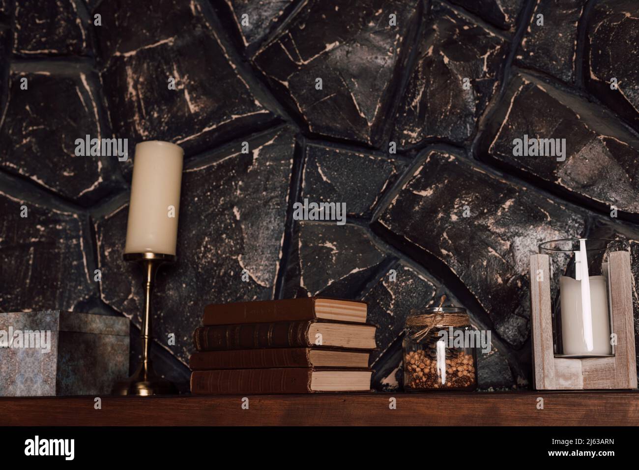 Stacked items hi-res stock photography and images - Alamy