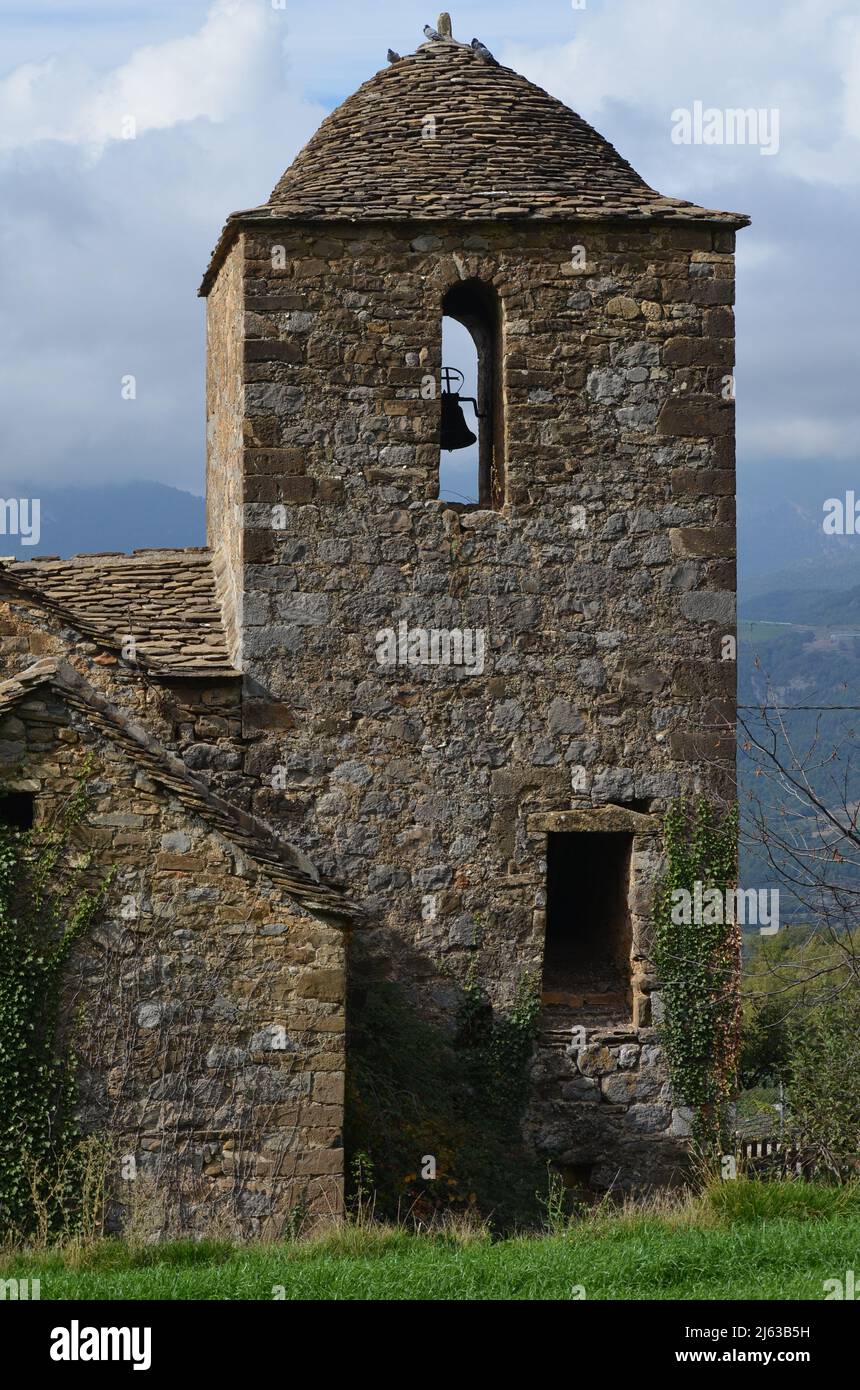Traditional architecture in the Aragonese Pyrenees Stock Photo - Alamy