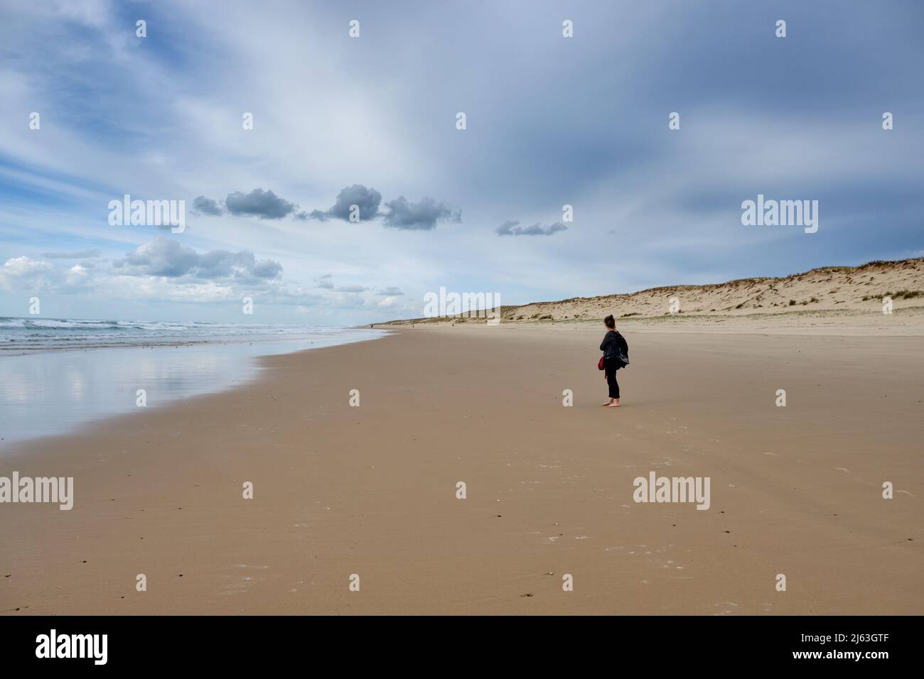 Woman depressed alone back hi-res stock photography and images - Alamy