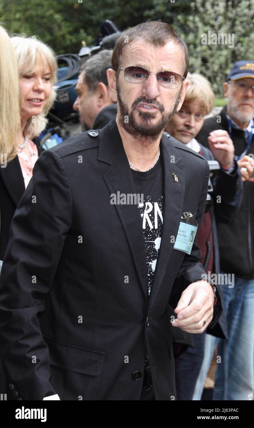 London, UK. Ringo Starr at the RHS Chelsea Flower Show Press and VIP ...