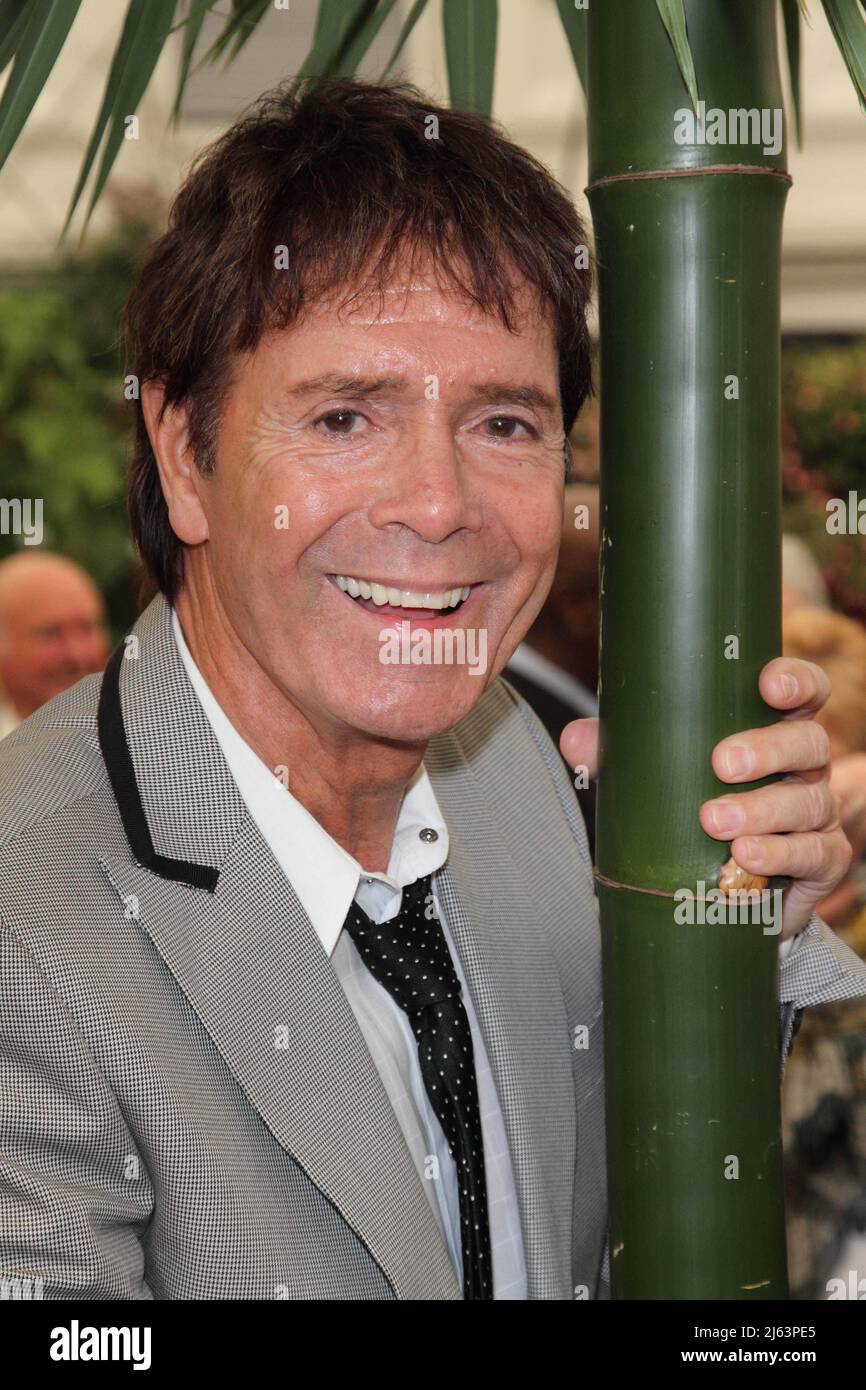 London, UK. Sir Cliff Richard at the RHS Chelsea Flower Show Press and ...