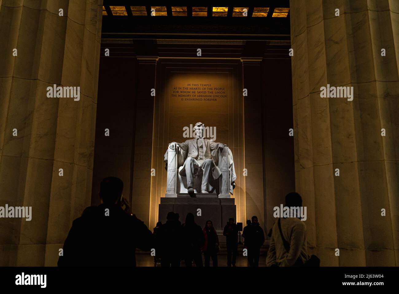 Abraham Lincoln Memorial Statue at Night Stock Photo - Alamy