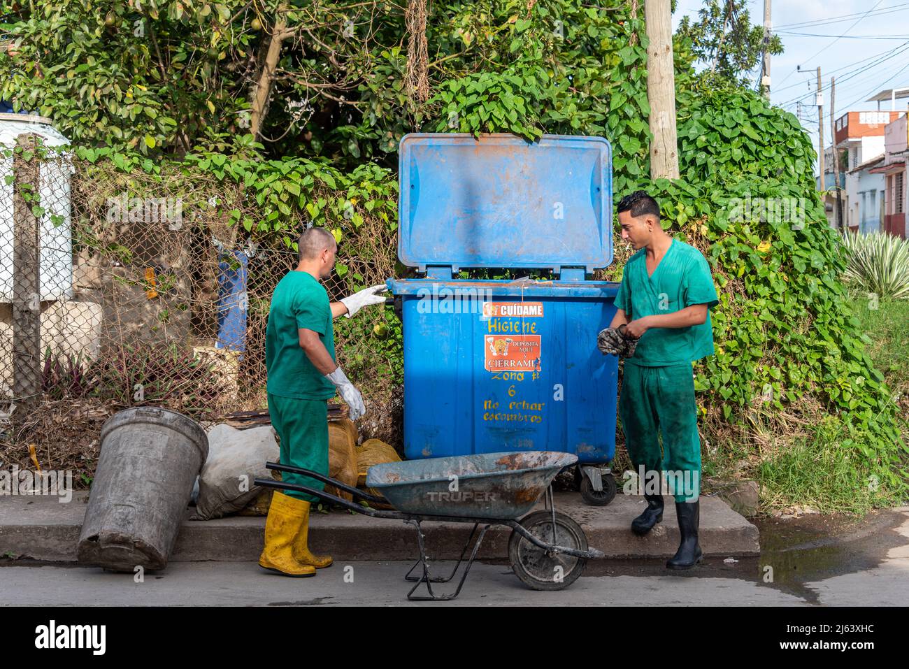 Daily garbage hi-res stock photography and images - Alamy