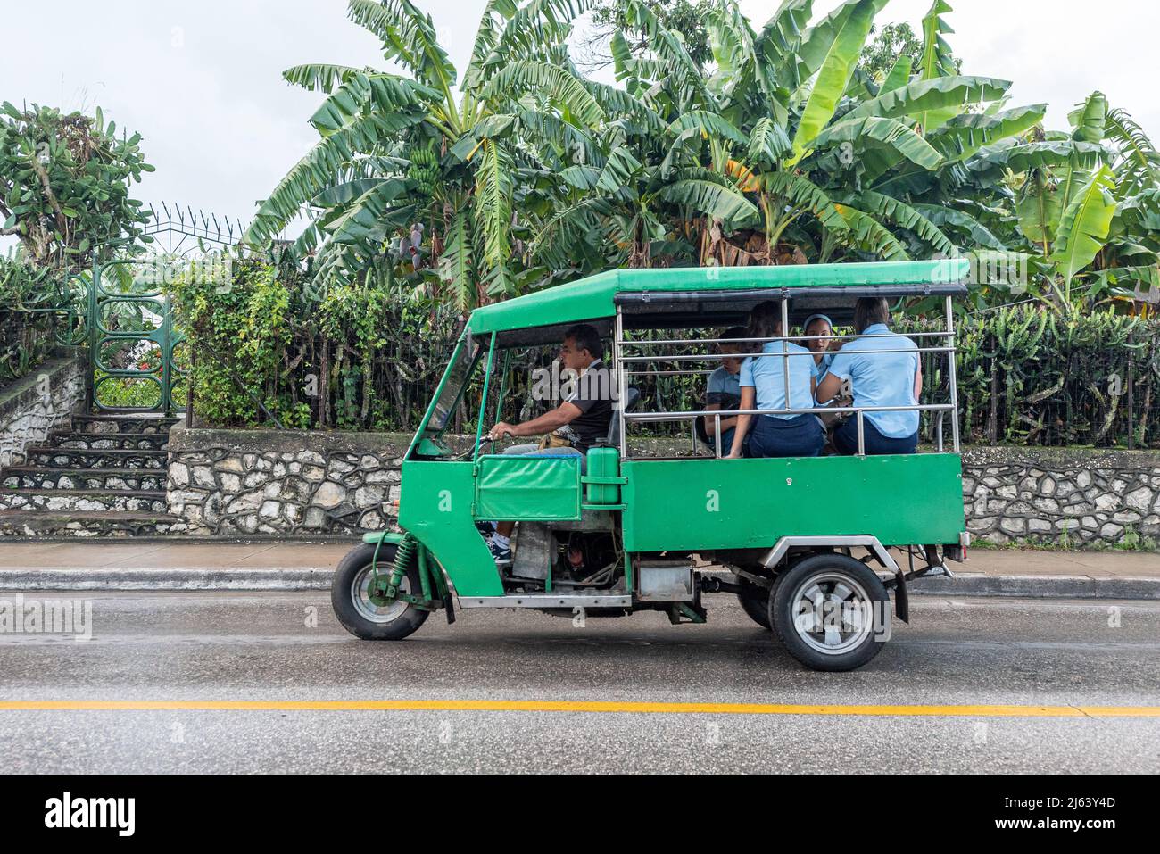 Cuban student transport hi-res stock photography and images - Alamy