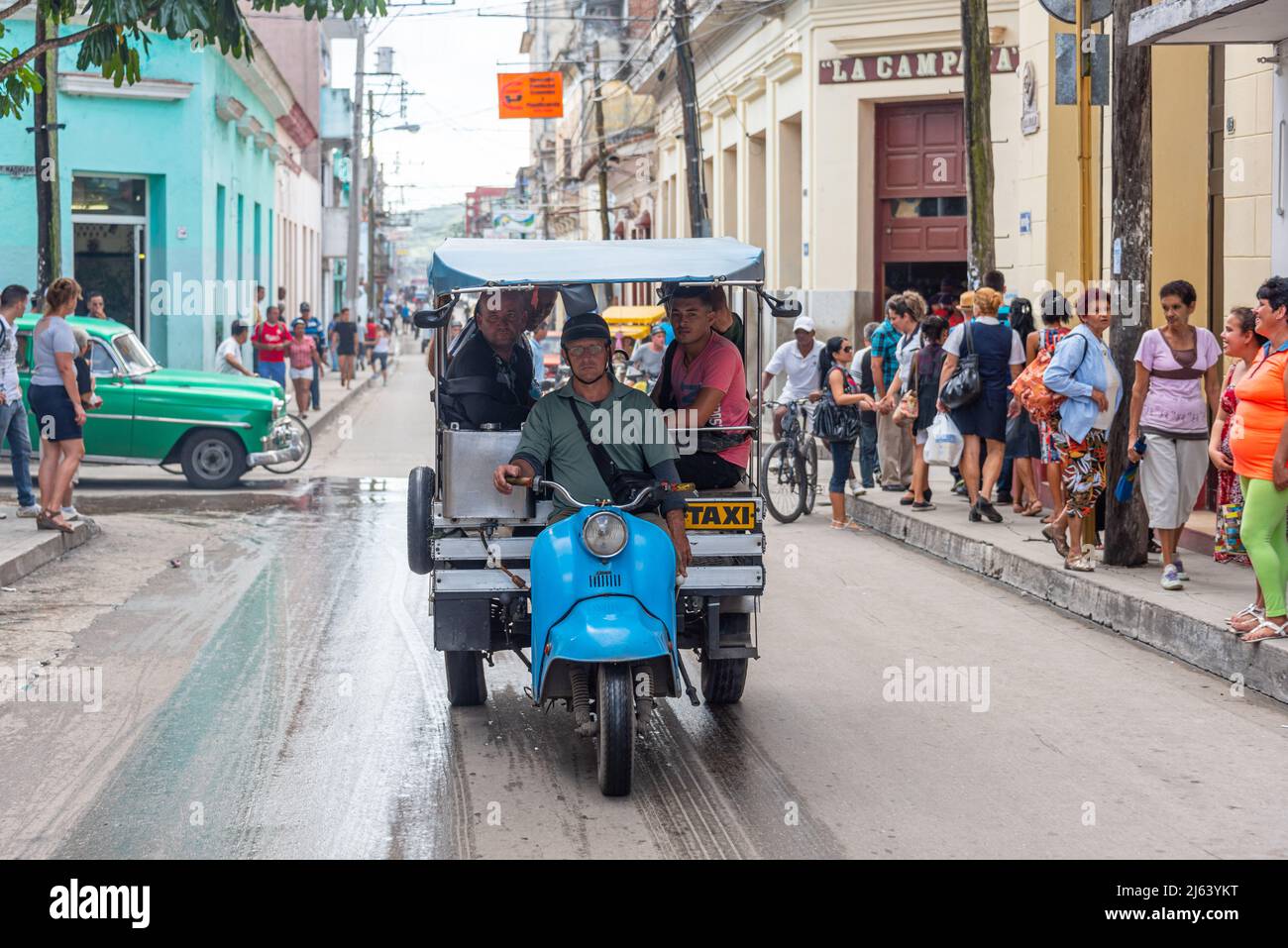 Daily passenger transportation hi-res stock photography and images - Alamy