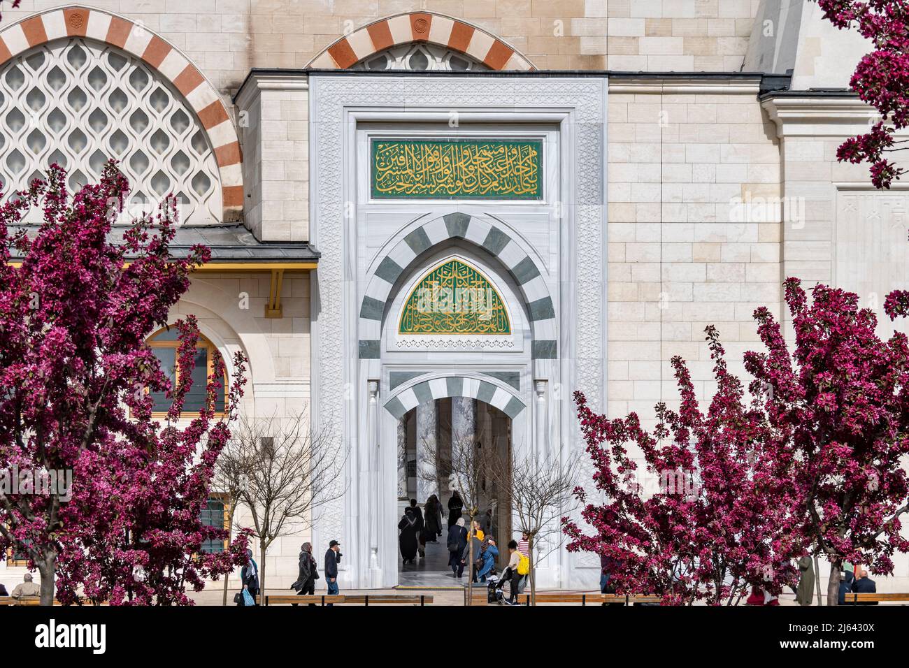 The Grand Camlica Mosque in Uskudar District of Istanbul, Turkey Stock ...
