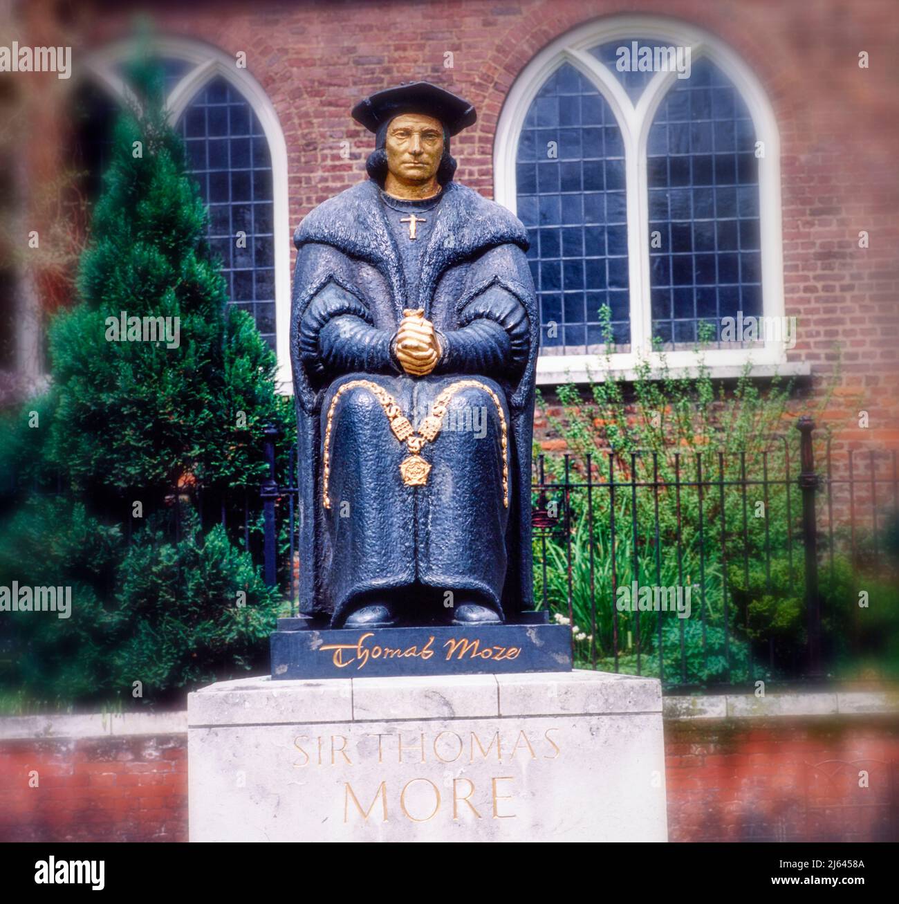 Memorial to Sir Thomas More, Battersea, London, England Stock Photo - Alamy