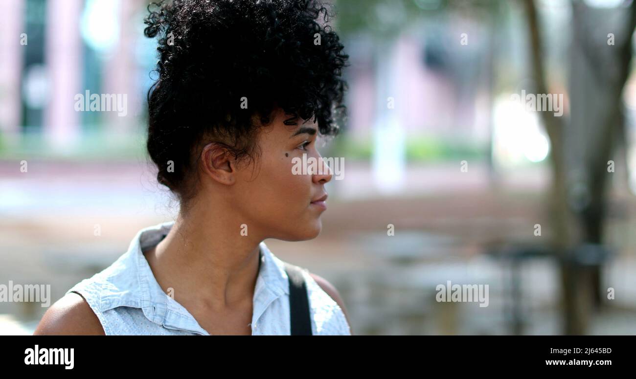 Black woman shock surprise reaction Stock Photo - Alamy