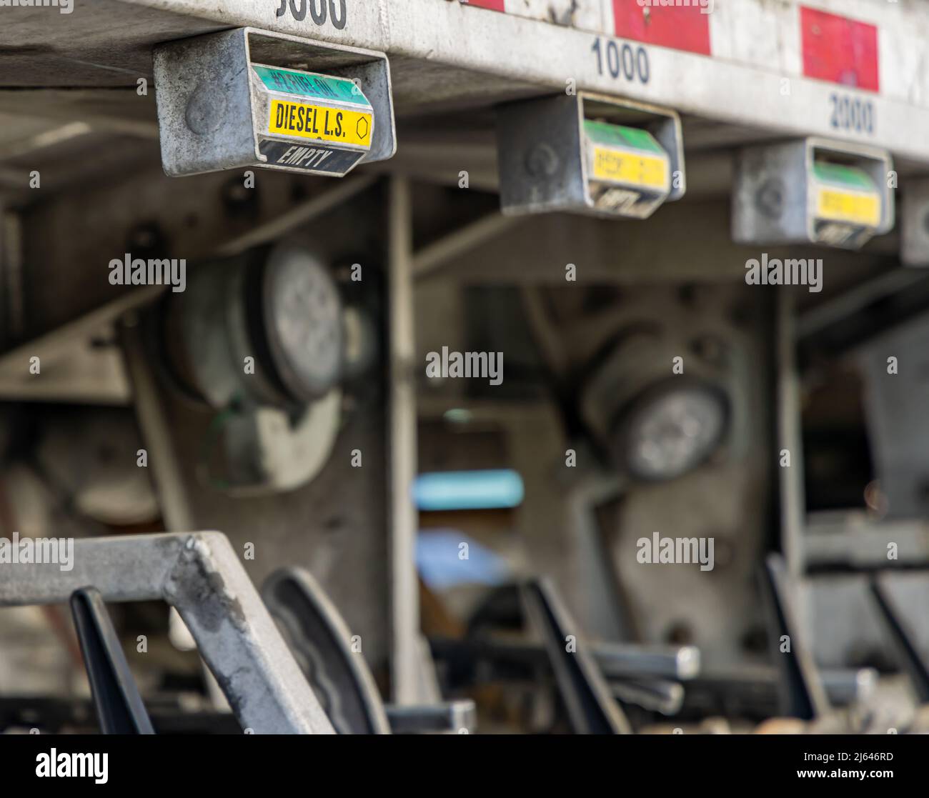 Semi tanker hi-res stock photography and images - Alamy